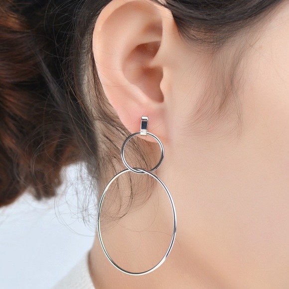 GlitzBlitz Boutique | Jewelry | Any 22 Silver Connected Circles Drop Earrings | Poshmark